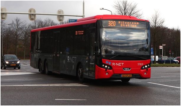 Buslijn 320 rijdt nog maar 80 kilometer per uur, waardoor de ...